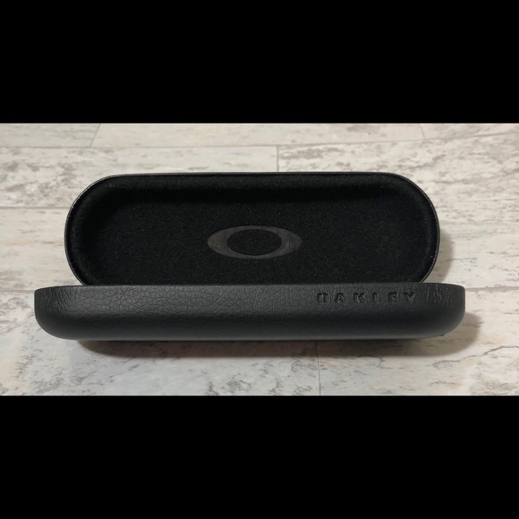 Oakley | Accessories | Oakley Case Sunglasse Shades Holder Hard ...